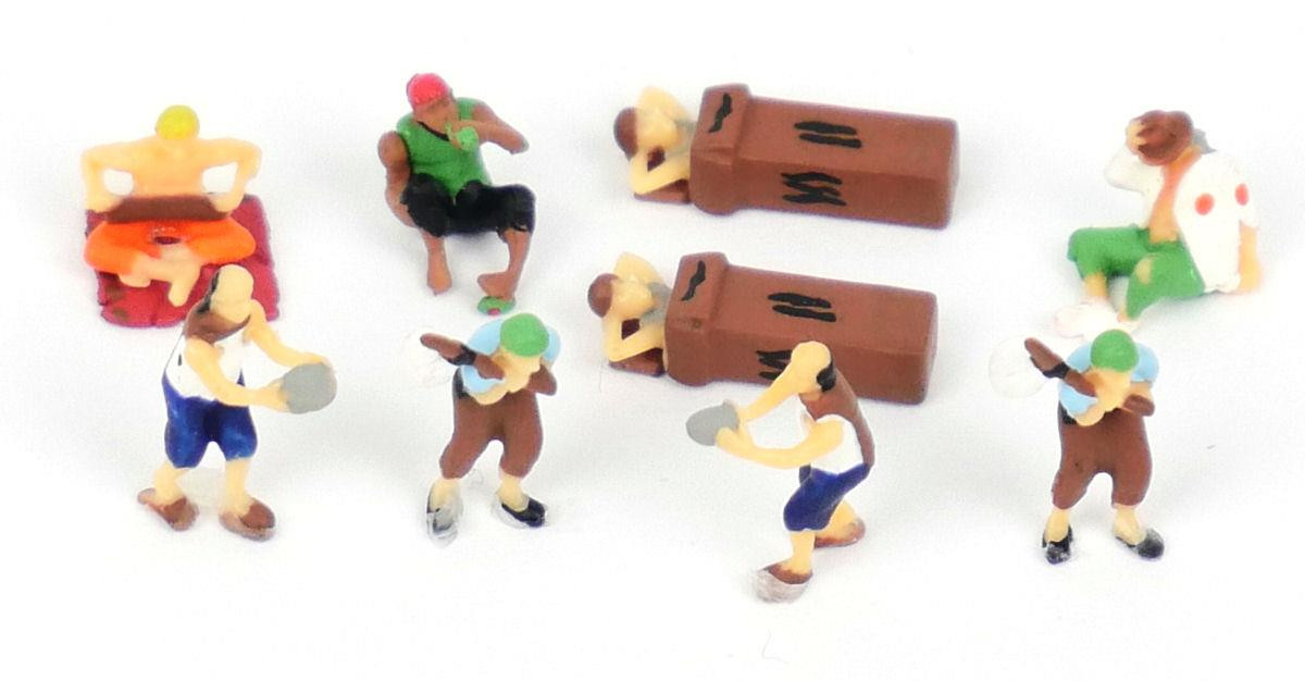 GMKD71 - HOMELESS PEOPLE (9) FIGURE SET - Durham Trains of Stanley